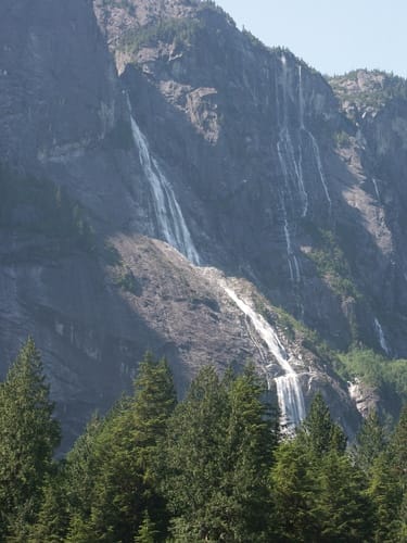 List of 10 Tallest Waterfalls in Canada